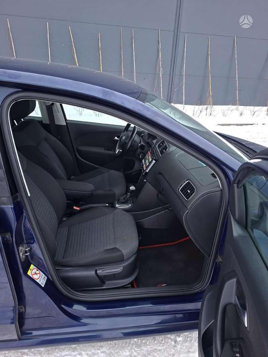 Blue Volkswagen Polo 2010 in Vilnius, with an engine capacity of 1.60 L and mileage of 231 thousand km for 5450 €, photo 11 on AUTOMOTO.COM.LV
