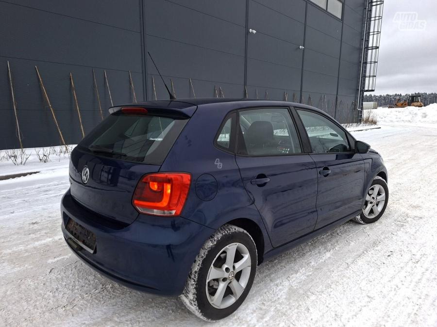Zils Volkswagen Polo 2010 Viļņa, ar dzinēja tilpumu 1.60 L un nobraukumu 231 tūkst. km par 5450 €, foto 2 vietnē AUTOMOTO.COM.LV