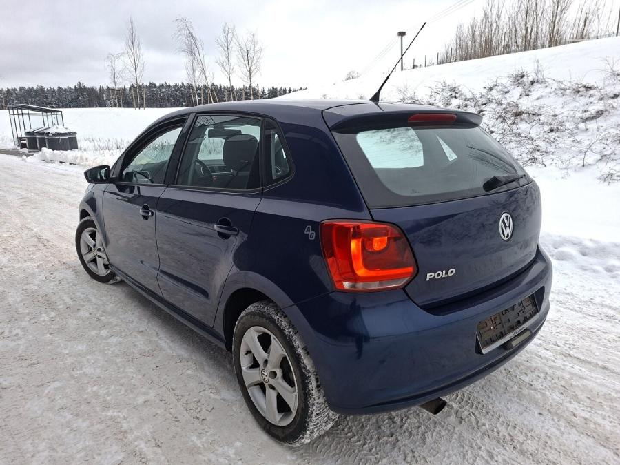 Zils Volkswagen Polo 2010 Viļņa, ar dzinēja tilpumu 1.60 L un nobraukumu 231 tūkst. km par 5450 €, foto 4 vietnē AUTOMOTO.COM.LV