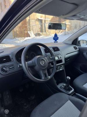 Blue Volkswagen Polo 2010 in Vilnius, with an engine capacity of 1.39 L and mileage of 143 thousand km for 2150 €, photo 6 on AUTOMOTO.COM.LV