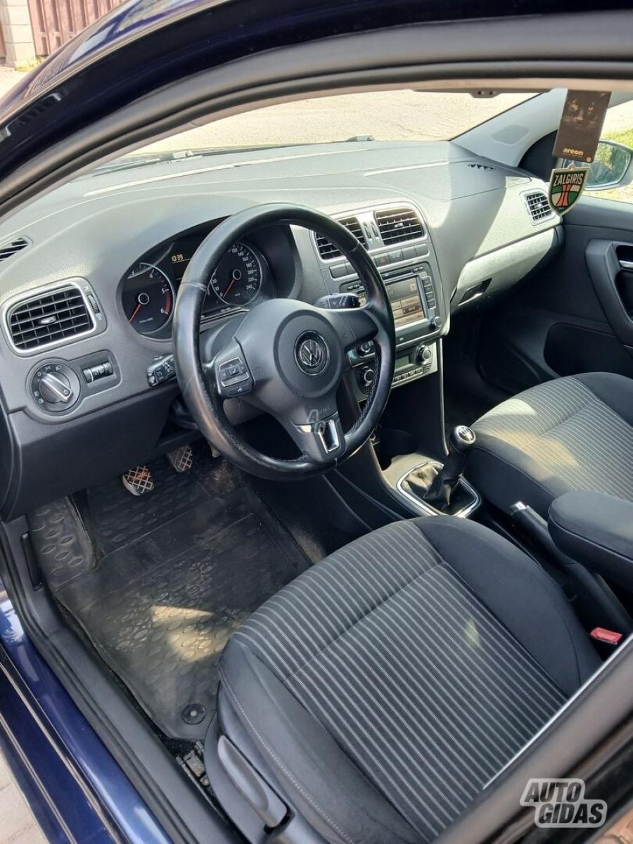 Zils Volkswagen Polo 2010 Kauņa, ar dzinēja tilpumu 1.60 L un nobraukumu 279 tūkst. km par 4900 €, foto 5 vietnē AUTOMOTO.COM.LV