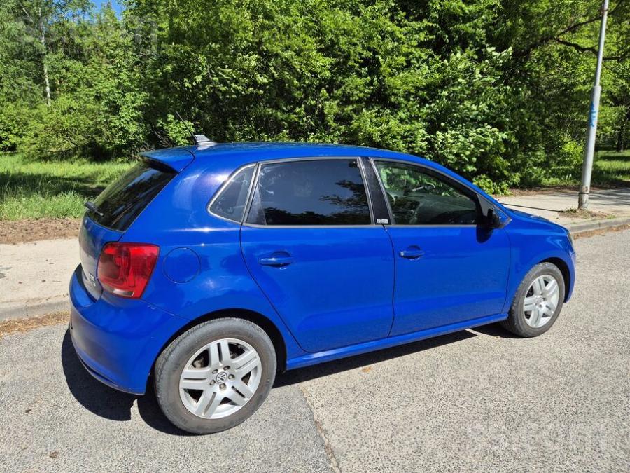 Zils Volkswagen Polo 2010 Rīga, ar dzinēja tilpumu 1.60 L un nobraukumu 234 tūkst. km par 2500 €, foto 4 vietnē AUTOMOTO.COM.LV