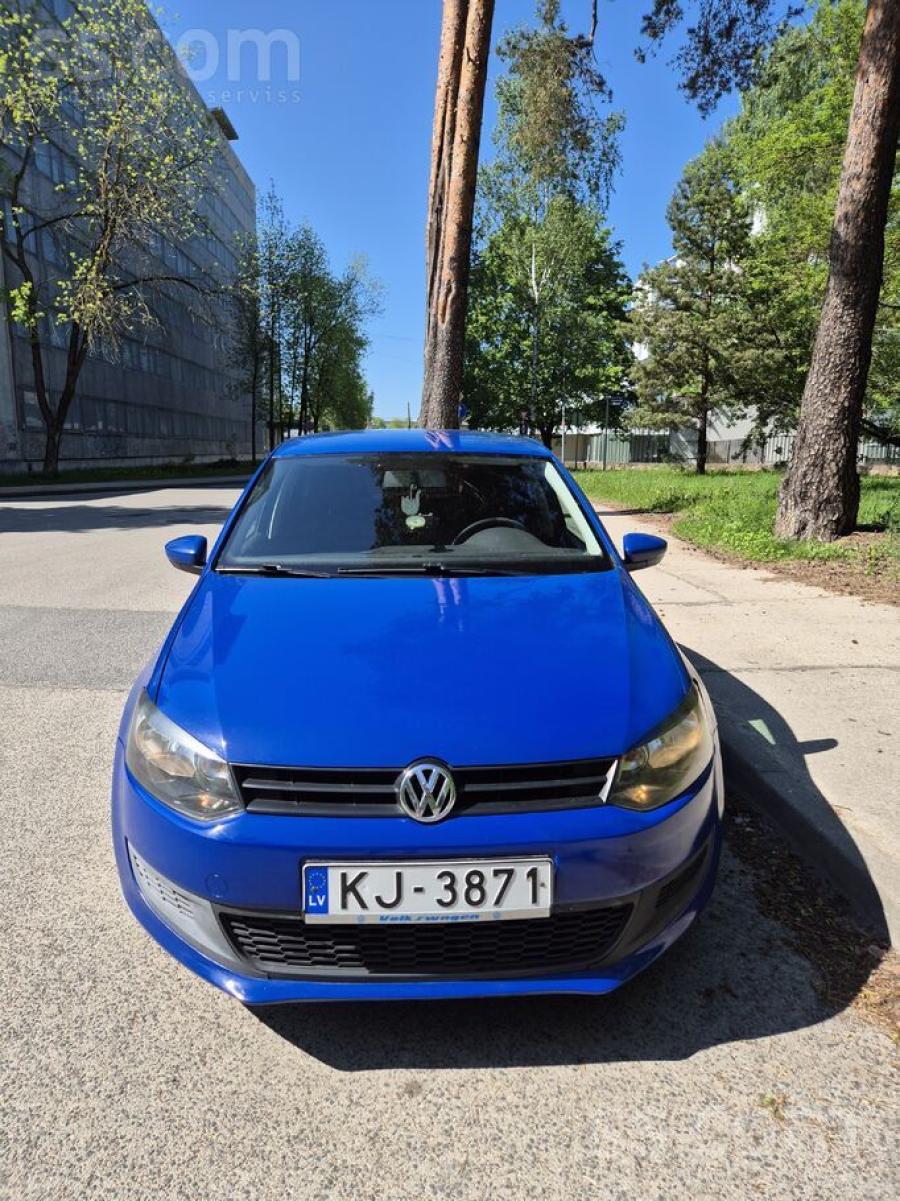 Zils Volkswagen Polo 2010 Rīga, ar dzinēja tilpumu 1.60 L un nobraukumu 234 tūkst. km par 2500 €, foto 5 vietnē AUTOMOTO.COM.LV