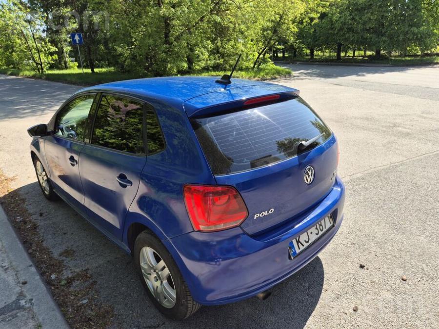 Zils Volkswagen Polo 2010 Rīga, ar dzinēja tilpumu 1.60 L un nobraukumu 234 tūkst. km par 2500 €, foto 8 vietnē AUTOMOTO.COM.LV