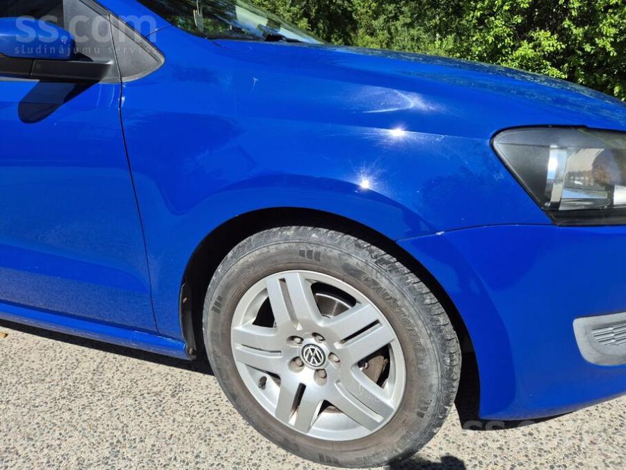 Zils Volkswagen Polo 2010 Rīga, ar dzinēja tilpumu 1.60 L un nobraukumu 234 tūkst. km par 2500 €, foto 10 vietnē AUTOMOTO.COM.LV