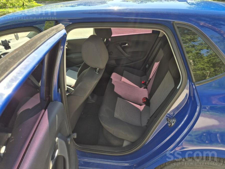 Zils Volkswagen Polo 2010 Rīga, ar dzinēja tilpumu 1.60 L un nobraukumu 234 tūkst. km par 2500 €, foto 11 vietnē AUTOMOTO.COM.LV