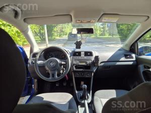Zils Volkswagen Polo 2010 Rīga, ar dzinēja tilpumu 1.60 L un nobraukumu 234 tūkst. km par 2500 €, foto 12 vietnē AUTOMOTO.COM.LV