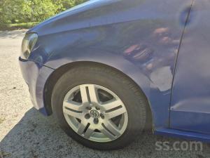 Zils Volkswagen Polo 2010 Rīga, ar dzinēja tilpumu 1.60 L un nobraukumu 234 tūkst. km par 2500 €, foto 15 vietnē AUTOMOTO.COM.LV