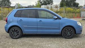 Blue Volkswagen Polo 2010 in Riga, with an engine capacity of 1.40 L and mileage of 272 thousand km for 2050 €, photo 7 on AUTOMOTO.COM.LV