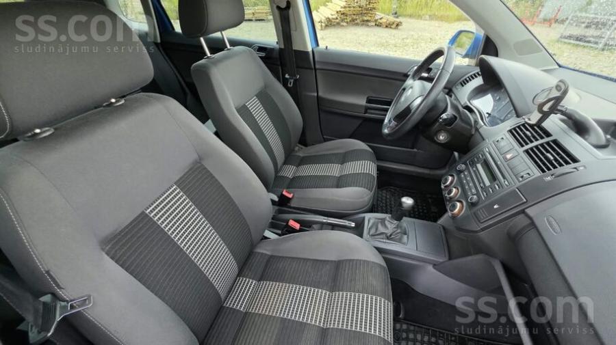 Blue Volkswagen Polo 2010 in Riga, with an engine capacity of 1.40 L and mileage of 272 thousand km for 2050 €, photo 9 on AUTOMOTO.COM.LV