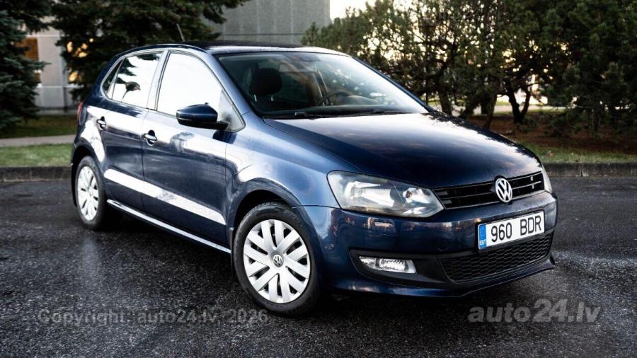 Zils Volkswagen Polo 2011 Tallina, ar dzinēja tilpumu 1.40 L un nobraukumu 127 tūkst. km par 5290 €, foto 1 vietnē AUTOMOTO.COM.LV