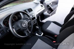 Zils Volkswagen Polo 2011 Tallina, ar dzinēja tilpumu 1.40 L un nobraukumu 127 tūkst. km par 5290 €, foto 7 vietnē AUTOMOTO.COM.LV