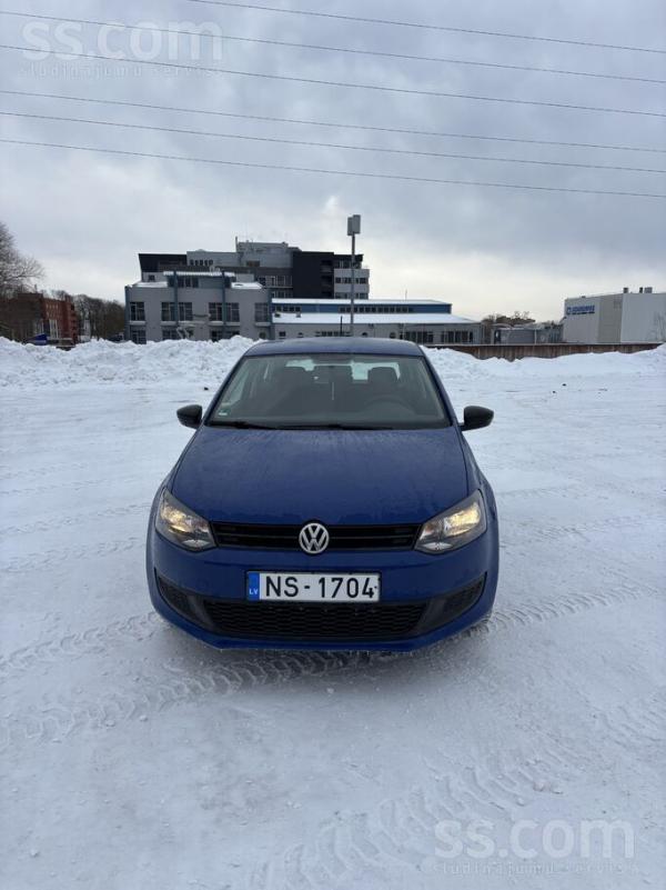 Blue Volkswagen Polo 2011 in Riga, with an engine capacity of 1.20 L and mileage of 251 thousand km for 3400 €, photo 2 on AUTOMOTO.COM.LV