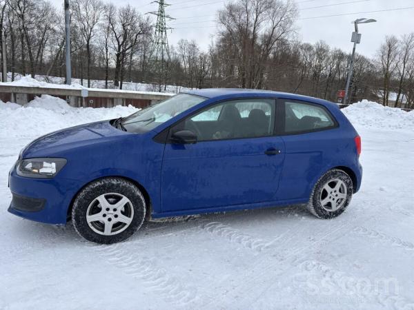 Blue Volkswagen Polo 2011 in Riga, with an engine capacity of 1.20 L and mileage of 251 thousand km for 3400 €, photo 5 on AUTOMOTO.COM.LV