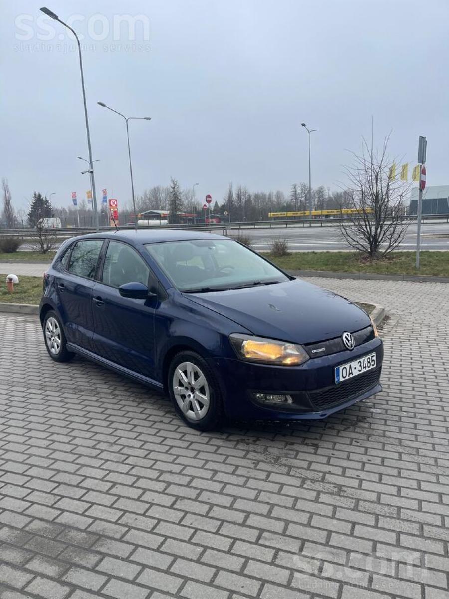 Zils Volkswagen Polo 2011 Rīga, ar dzinēja tilpumu 1.20 L un nobraukumu 290 tūkst. km par 3100 €, foto 1 vietnē AUTOMOTO.COM.LV