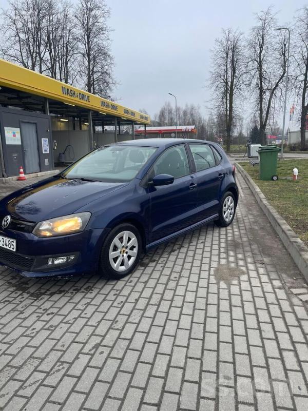 Zils Volkswagen Polo 2011 Rīga, ar dzinēja tilpumu 1.20 L un nobraukumu 290 tūkst. km par 3100 €, foto 2 vietnē AUTOMOTO.COM.LV