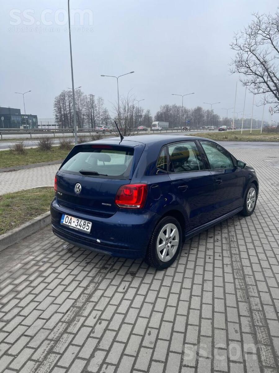 Zils Volkswagen Polo 2011 Rīga, ar dzinēja tilpumu 1.20 L un nobraukumu 290 tūkst. km par 3100 €, foto 4 vietnē AUTOMOTO.COM.LV