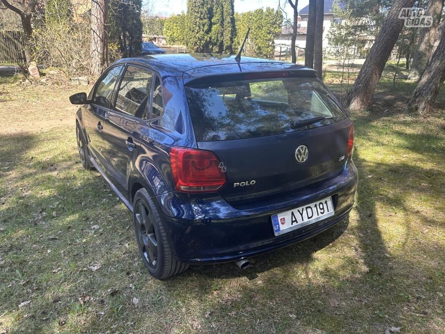 Zils Volkswagen Polo 2011 Kauņa, ar dzinēja tilpumu 1.60 L un nobraukumu 289 tūkst. km par 3200 €, foto 6 vietnē AUTOMOTO.COM.LV