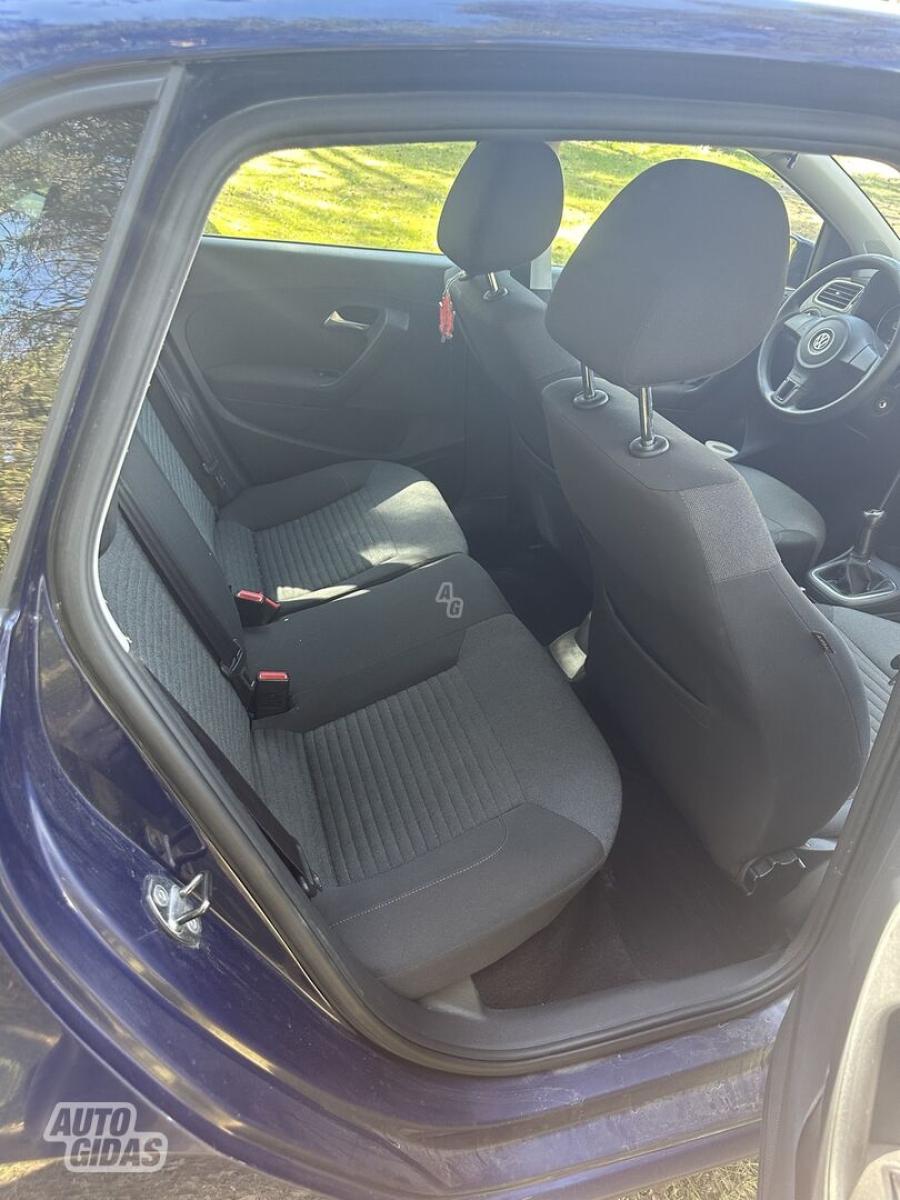 Zils Volkswagen Polo 2011 Kauņa, ar dzinēja tilpumu 1.60 L un nobraukumu 289 tūkst. km par 3200 €, foto 11 vietnē AUTOMOTO.COM.LV