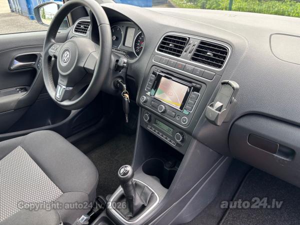 Zils Volkswagen Polo 2011 Paide, ar dzinēja tilpumu 1.20 L un nobraukumu 204 tūkst. km par 4990 €, foto 8 vietnē AUTOMOTO.COM.LV