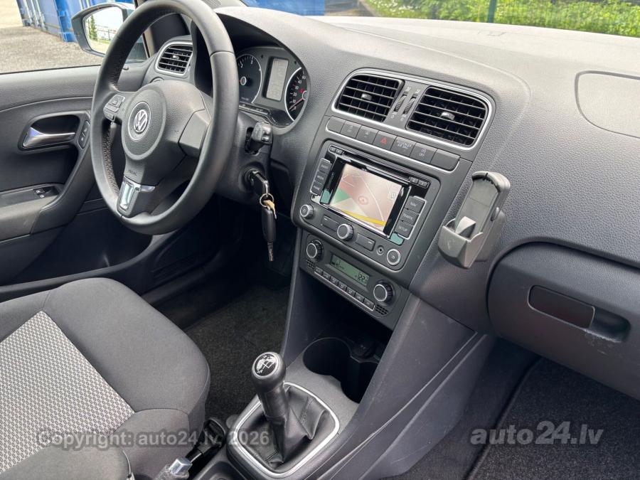 Blue Volkswagen Polo 2011 in Paide, with an engine capacity of 1.20 L and mileage of 204 thousand km for 4990 €, photo 9 on AUTOMOTO.COM.LV