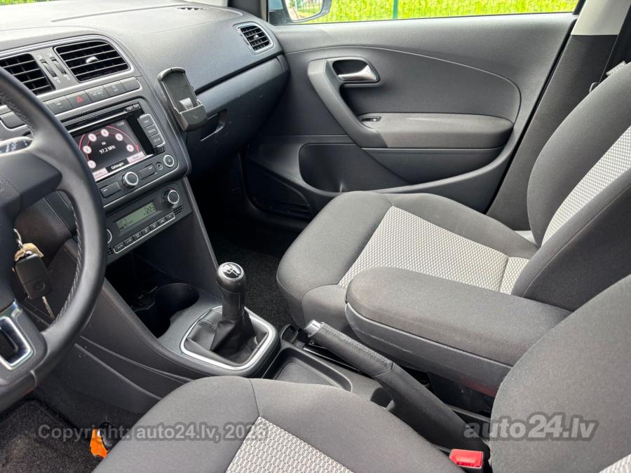 Blue Volkswagen Polo 2011 in Paide, with an engine capacity of 1.20 L and mileage of 204 thousand km for 4990 €, photo 13 on AUTOMOTO.COM.LV