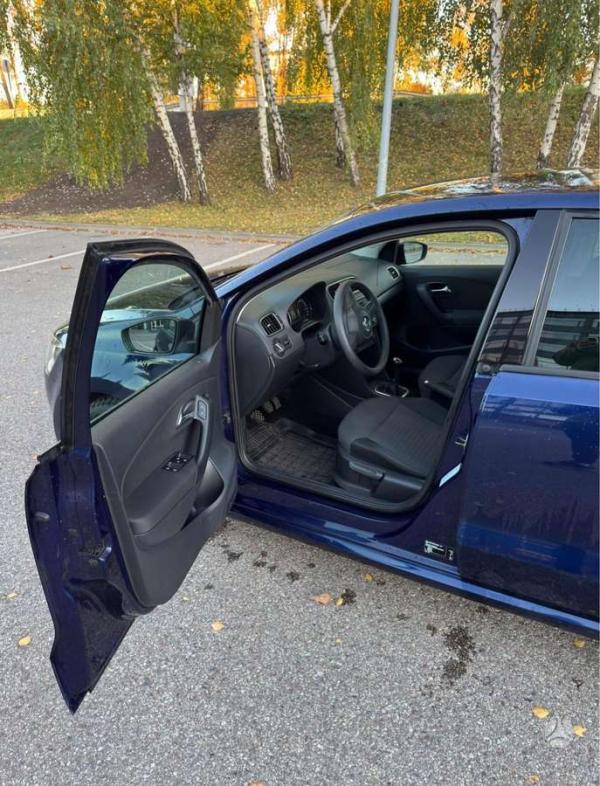 Blue Volkswagen Polo 2011 in Kaunas, with an engine capacity of 1.60 L and mileage of 287 thousand km for 3500 €, photo 4 on AUTOMOTO.COM.LV