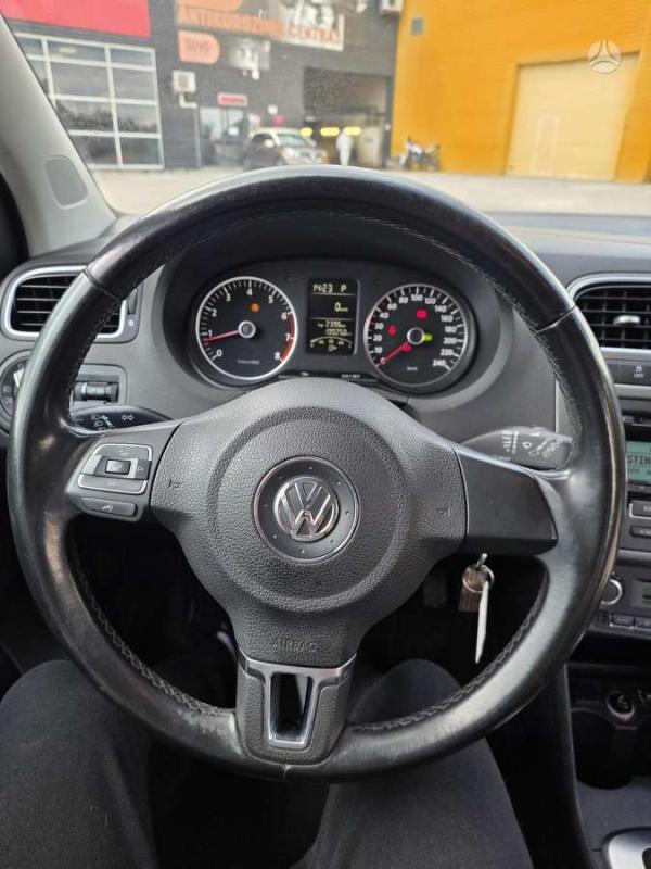 Zils Volkswagen Polo 2011 Tauragė, ar dzinēja tilpumu 1.20 L un nobraukumu 199 tūkst. km par 5500 €, foto 9 vietnē AUTOMOTO.COM.LV