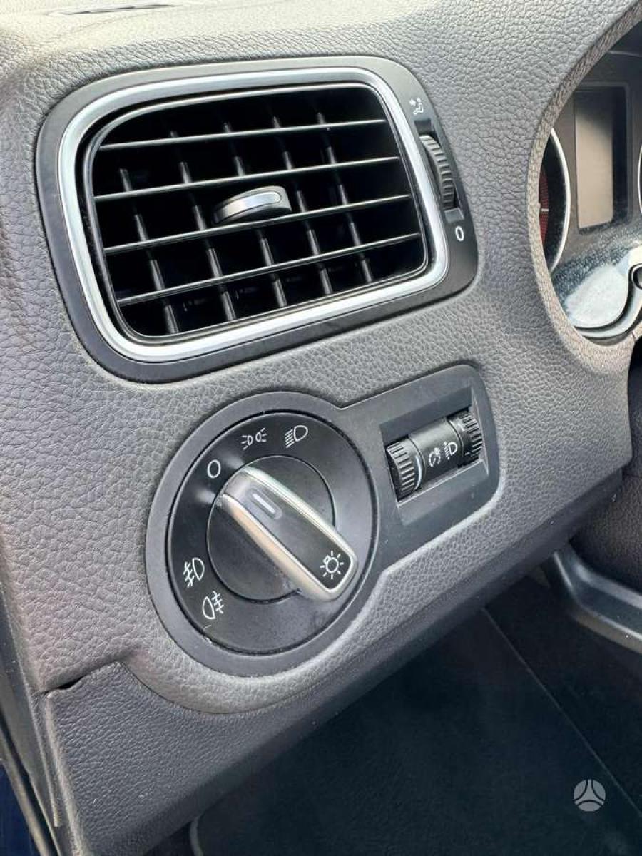 Zils Volkswagen Polo 2011 Tauragė, ar dzinēja tilpumu 1.20 L un nobraukumu 199 tūkst. km par 4700 €, foto 14 vietnē AUTOMOTO.COM.LV