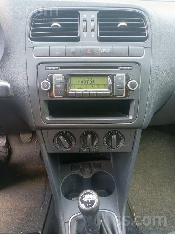 Zils Volkswagen Polo 2011 Rīga, ar dzinēja tilpumu 1.20 L un nobraukumu 256 tūkst. km par 3300 €, foto 10 vietnē AUTOMOTO.COM.LV