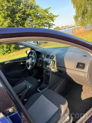 Blue Volkswagen Polo 2012 in Riga, with an engine capacity of 1.20 L and mileage of 302 thousand km for 3900 €, photo 7 on AUTOMOTO.COM.LV