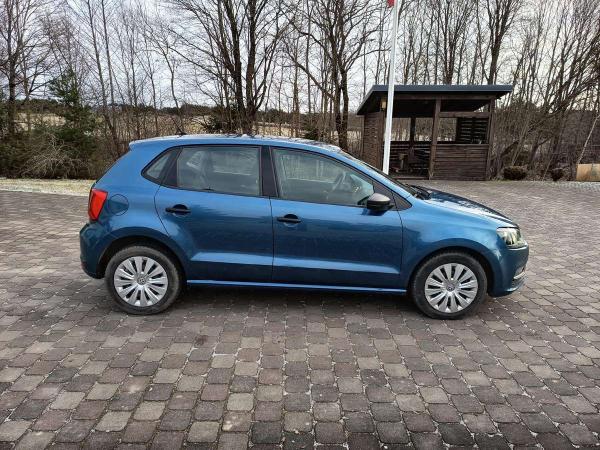 Zils Volkswagen Polo 2014 Viļņa, ar dzinēja tilpumu 1.42 L un nobraukumu 276 tūkst. km par 4500 €, foto 3 vietnē AUTOMOTO.COM.LV