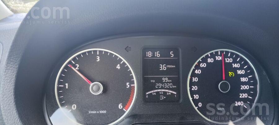 Blue Volkswagen Polo 2014 in Riga, with an engine capacity of 1.20 L and mileage of 294 thousand km for 4100 €, photo 11 on AUTOMOTO.COM.LV