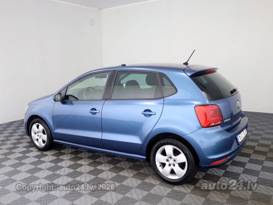 Blue Volkswagen Polo 2014 in Tallinn, with an engine capacity of 1.40 L and mileage of 259 thousand km for 3499 €, photo 5 on AUTOMOTO.COM.LV