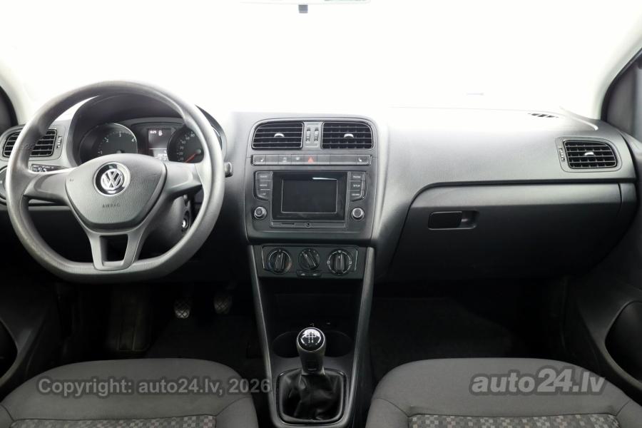 Blue Volkswagen Polo 2014 in Tallinn, with an engine capacity of 1.40 L and mileage of 259 thousand km for 3499 €, photo 6 on AUTOMOTO.COM.LV