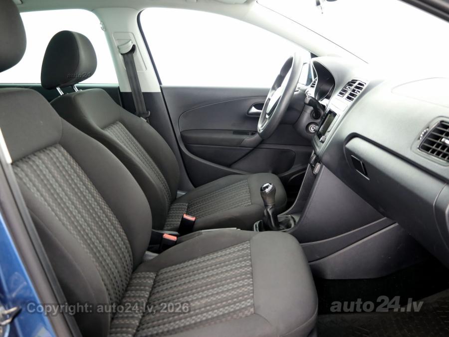 Blue Volkswagen Polo 2014 in Tallinn, with an engine capacity of 1.40 L and mileage of 259 thousand km for 3499 €, photo 7 on AUTOMOTO.COM.LV