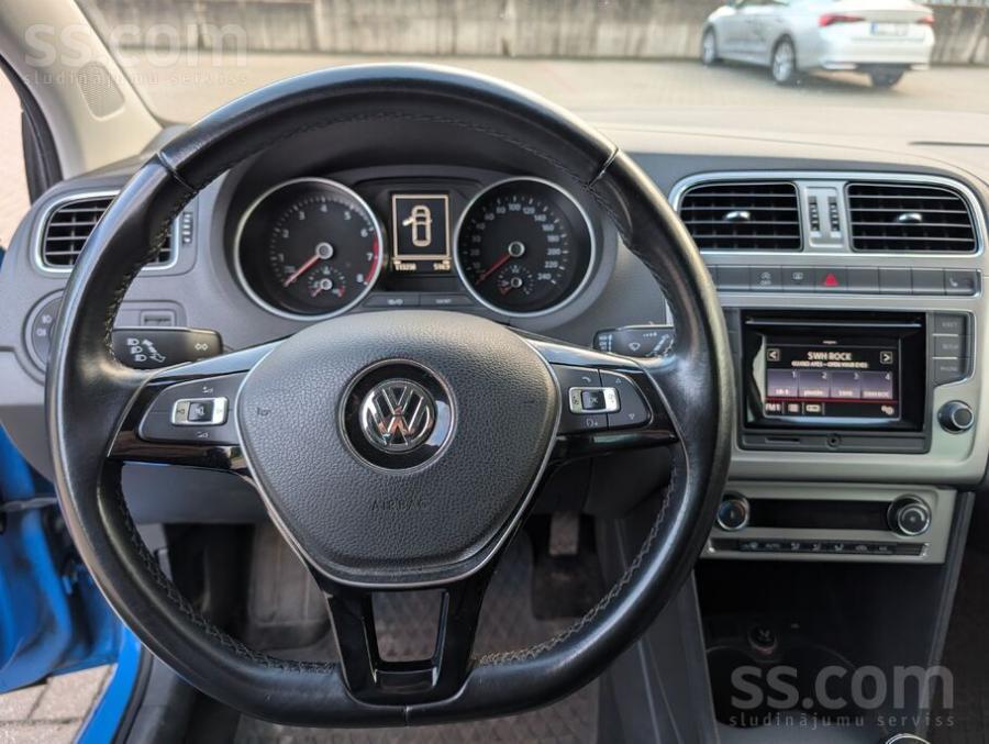 Blue Volkswagen Polo 2014 in Valmiera, with an engine capacity of 1.20 L and mileage of 113 thousand km for 3500 €, photo 10 on AUTOMOTO.COM.LV