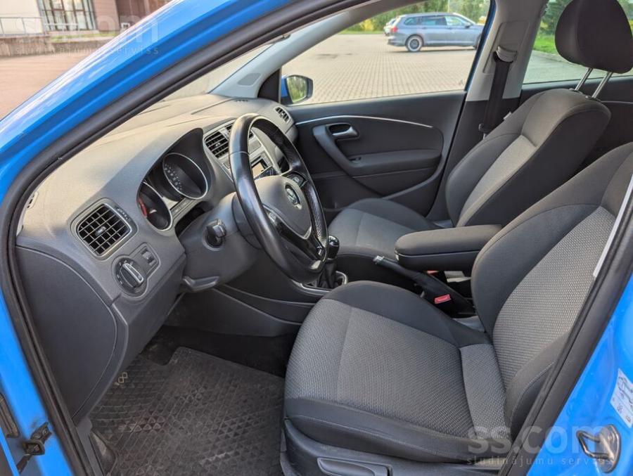 Blue Volkswagen Polo 2014 in Valmiera, with an engine capacity of 1.20 L and mileage of 113 thousand km for 3500 €, photo 11 on AUTOMOTO.COM.LV