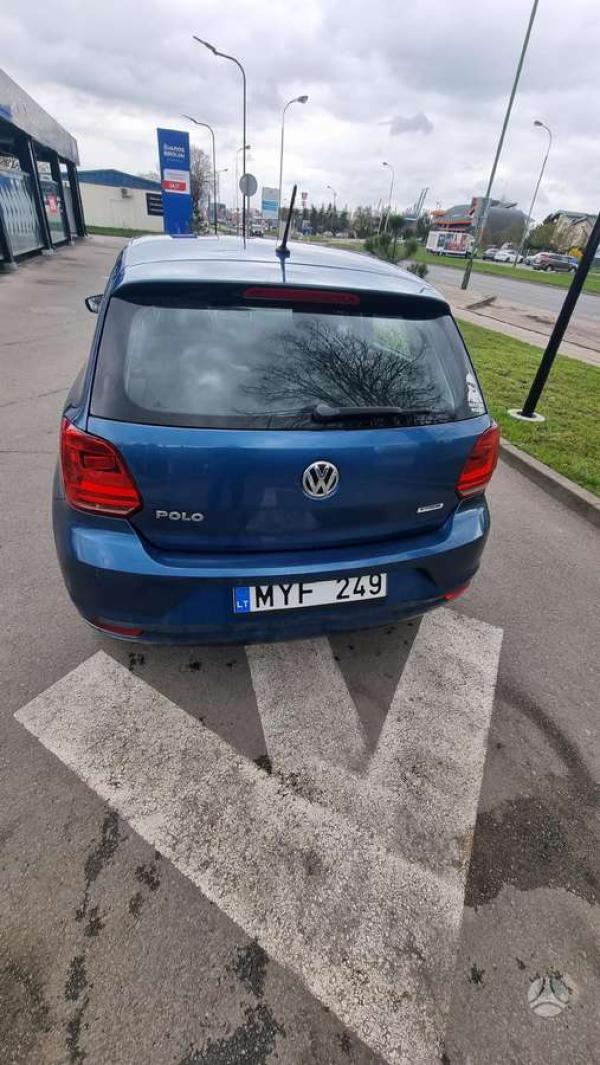 Blue Volkswagen Polo 2015 in Kaunas, with an engine capacity of 1.00 L and mileage of 142 thousand km for 4500 €, photo 3 on AUTOMOTO.COM.LV