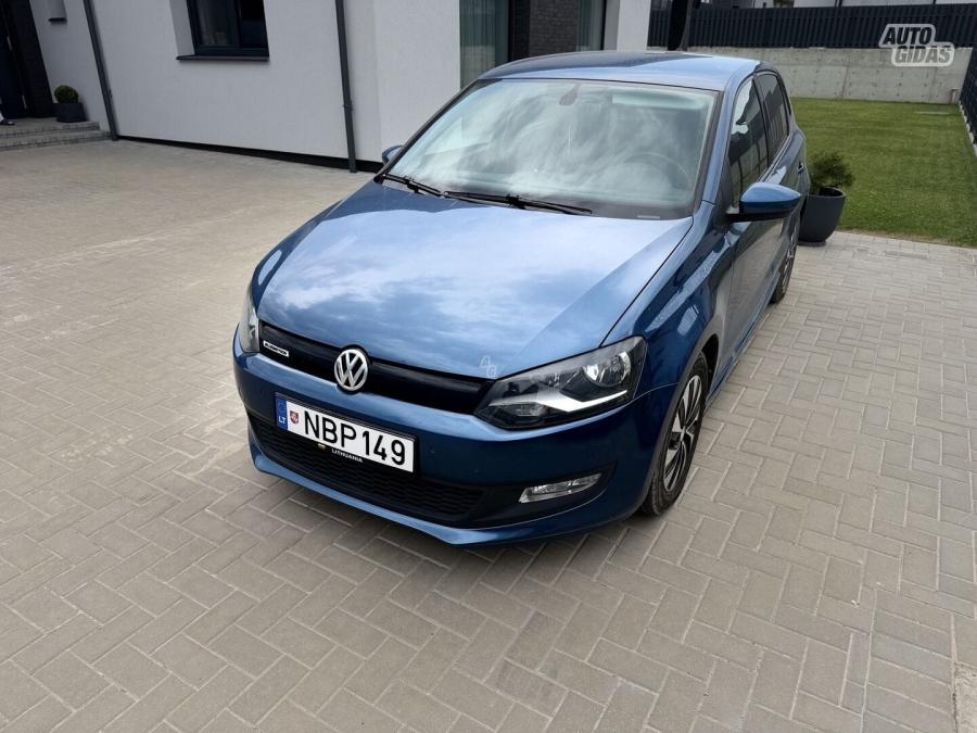Zils Volkswagen Polo 2015 Viļņa, ar dzinēja tilpumu 1.40 L un nobraukumu 256 tūkst. km par 5000 €, foto 1 vietnē AUTOMOTO.COM.LV