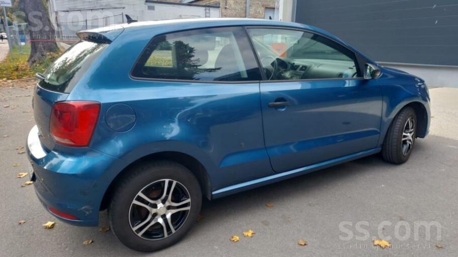 Zils Volkswagen Polo 2015 Rīga, ar dzinēja tilpumu 1.40 L un nobraukumu 407 tūkst. km par 2900 €, foto 6 vietnē AUTOMOTO.COM.LV