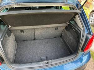 Zils Volkswagen Polo 2016 Panevēža, ar dzinēja tilpumu 1.40 L un nobraukumu 310 tūkst. km par 4500 €, foto 12 vietnē AUTOMOTO.COM.LV