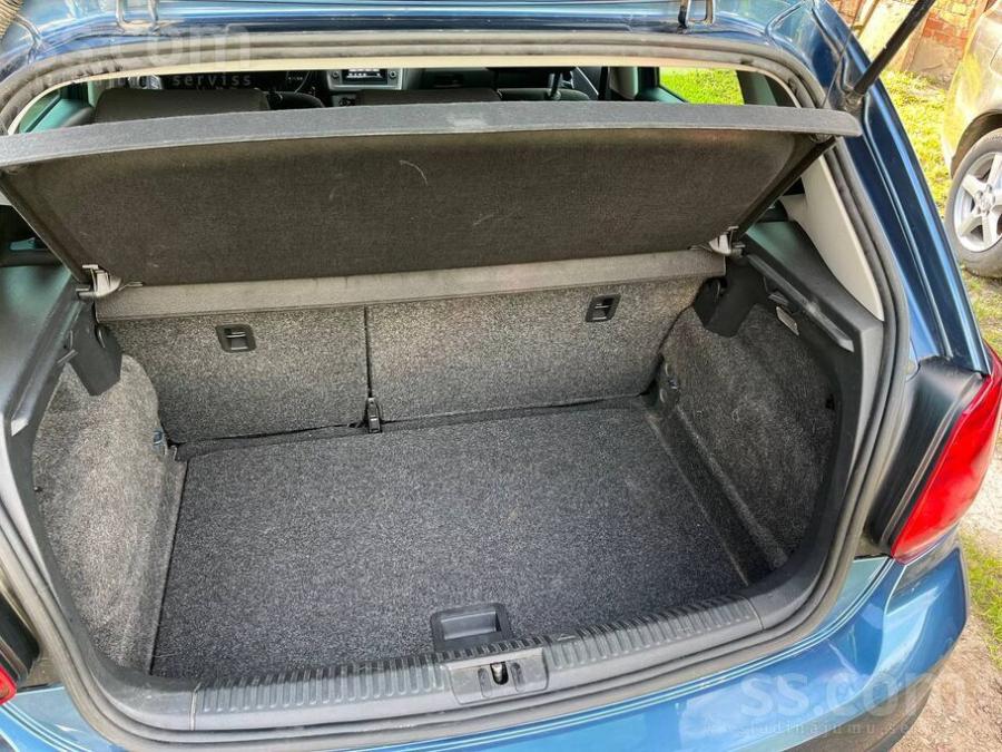 Zils Volkswagen Polo 2016 Panevēža, ar dzinēja tilpumu 1.40 L un nobraukumu 310 tūkst. km par 4500 €, foto 12 vietnē AUTOMOTO.COM.LV