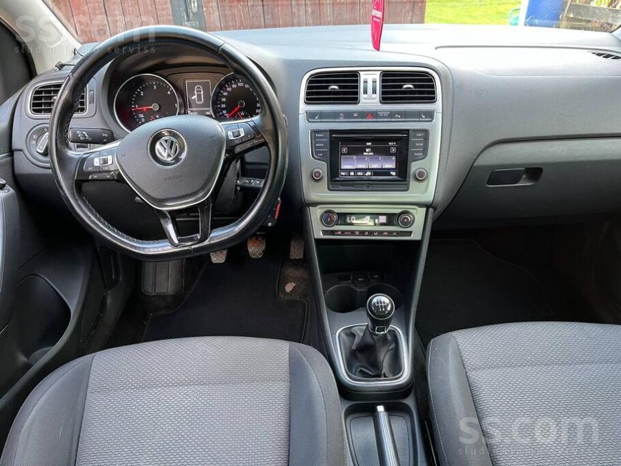 Zils Volkswagen Polo 2016 Panevēža, ar dzinēja tilpumu 1.40 L un nobraukumu 310 tūkst. km par 4500 €, foto 11 vietnē AUTOMOTO.COM.LV