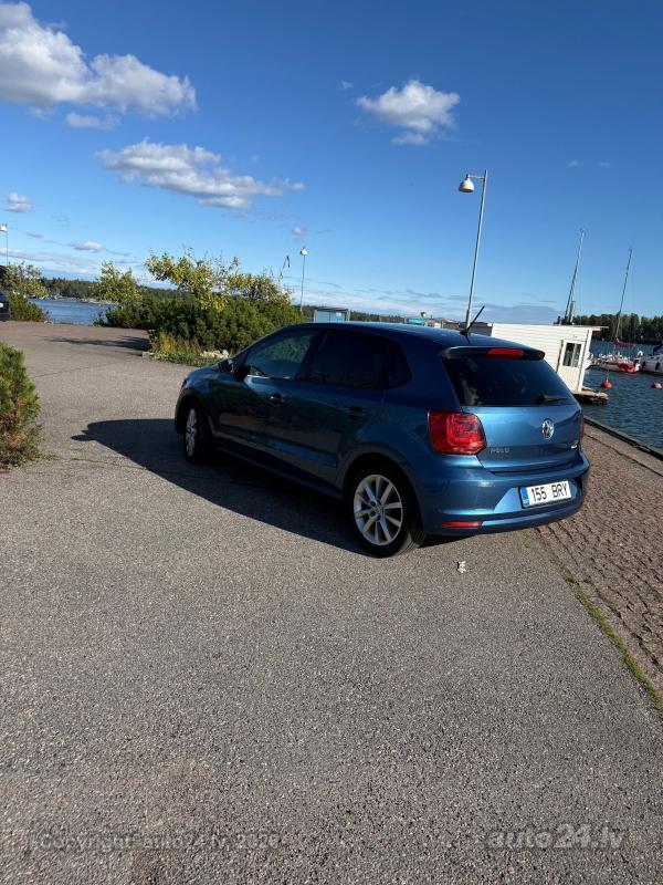 Volkswagen Polo 2016 in Tallinn on AUTOMOTO.COM.LV Blue Volkswagen Polo 2016 in Tallinn, with an engine capacity of 1.40 L and mileage of 187 thousand km for 6290 €, photo 4 on AUTOMOTO.COM.LV