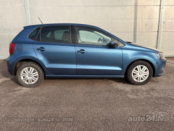 Blue Volkswagen Polo 2017 in Tallinn, with an engine capacity of 1.40 L and mileage of 256 thousand km for 5500 €, photo 4 on AUTOMOTO.COM.LV