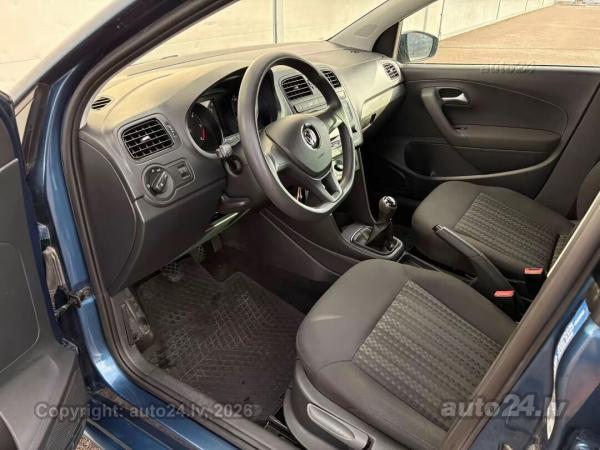 Blue Volkswagen Polo 2017 in Tallinn, with an engine capacity of 1.40 L and mileage of 256 thousand km for 5500 €, photo 10 on AUTOMOTO.COM.LV