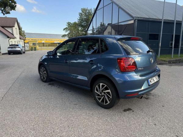 Zils Volkswagen Polo 2017 Kauņa, ar dzinēja tilpumu 1.42 L un nobraukumu 275 tūkst. km par 4800 €, foto 3 vietnē AUTOMOTO.COM.LV