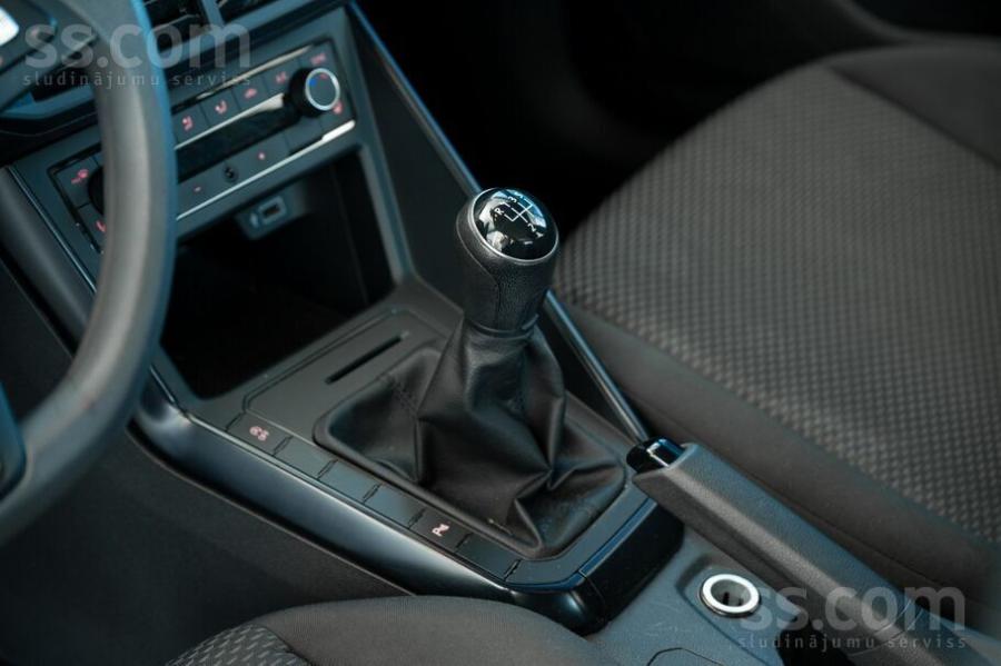 Zils Volkswagen Polo 2019 Rīga, ar dzinēja tilpumu 1.00 L un nobraukumu 145 tūkst. km par 8900 €, foto 12 vietnē AUTOMOTO.COM.LV