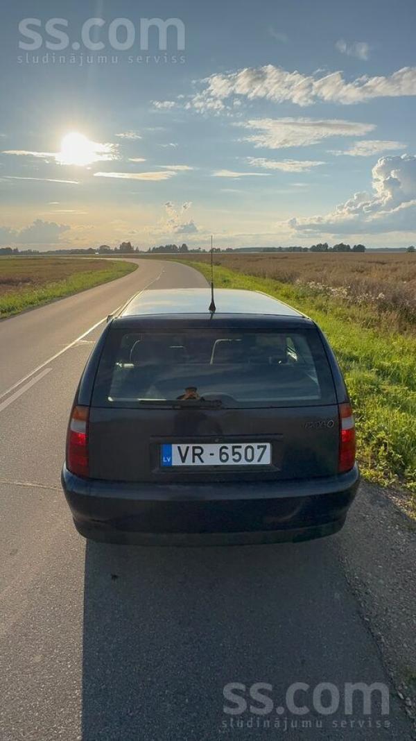 Blue Volkswagen Polo 1998 in Bauska, with an engine capacity of 1.40 L and mileage of 267 thousand km for 800 €, photo 7 on AUTOMOTO.COM.LV